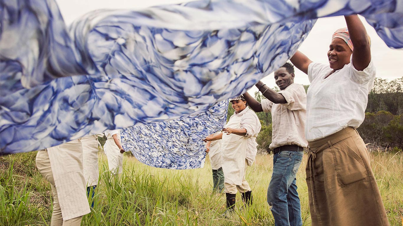 A Sun-Dyed, Handcrafted Collection from Banana Republic and Piece&Co ...